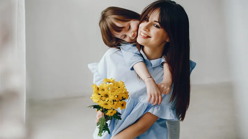 Mom in Sign Language - Video and Image Included